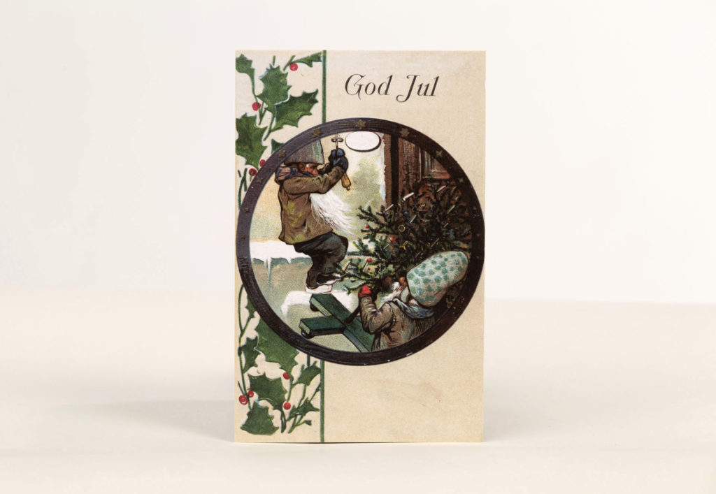 God jul med två tomtar och en julgran - Vykort - Postmuseum