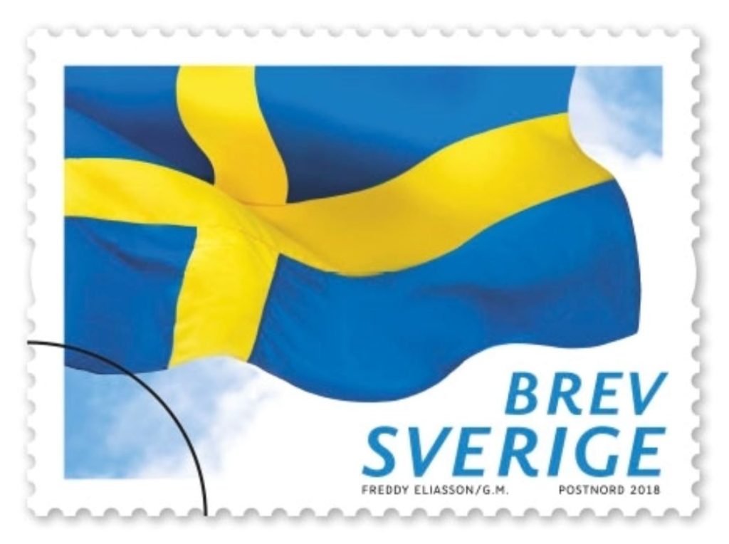 Rulle med 100 frimärken för inrikes brev, Svenska flaggan - Postmuseum